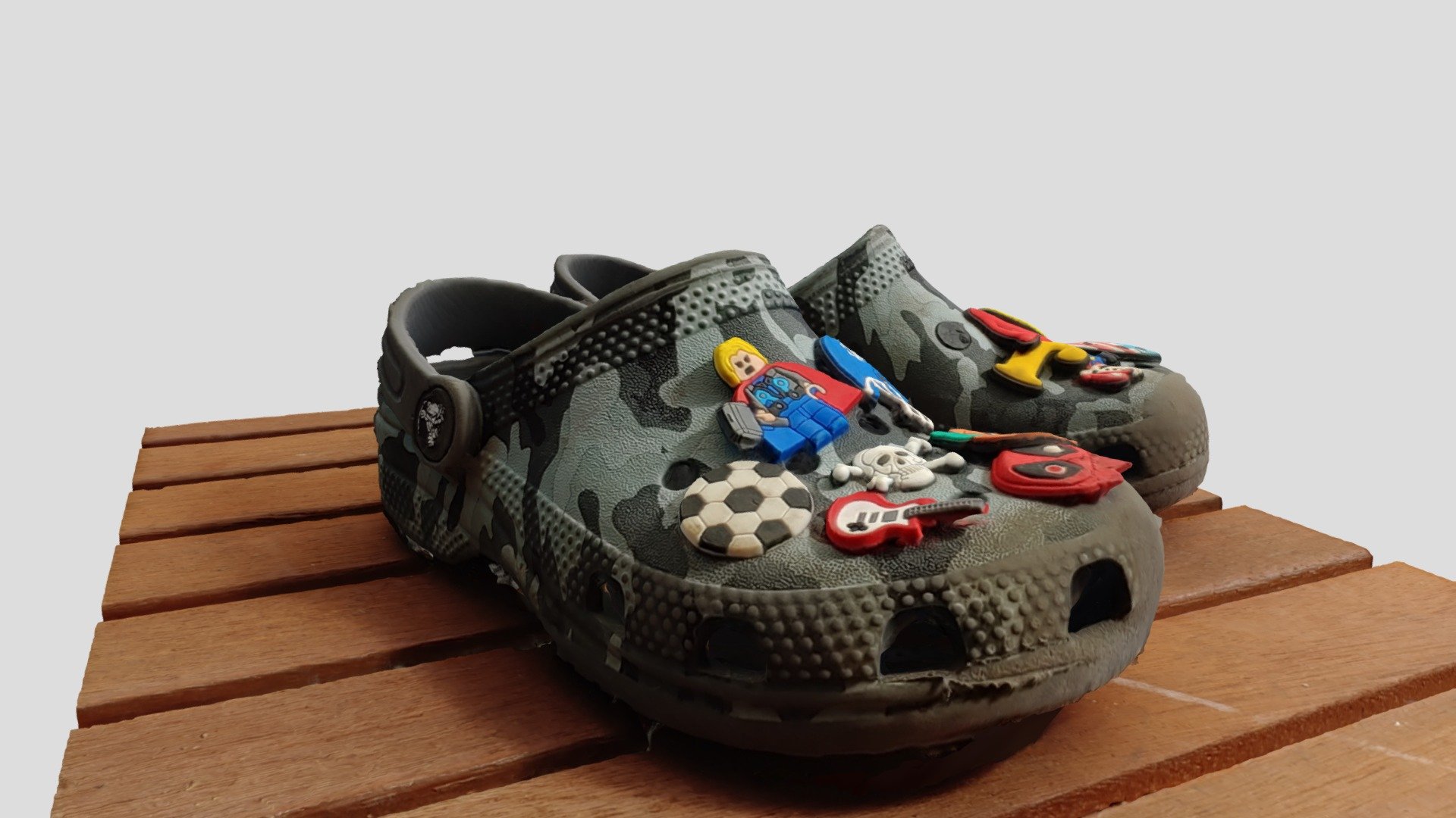Crocs - 3D model by lesterdean25 [1ce2da2] - Sketchfab