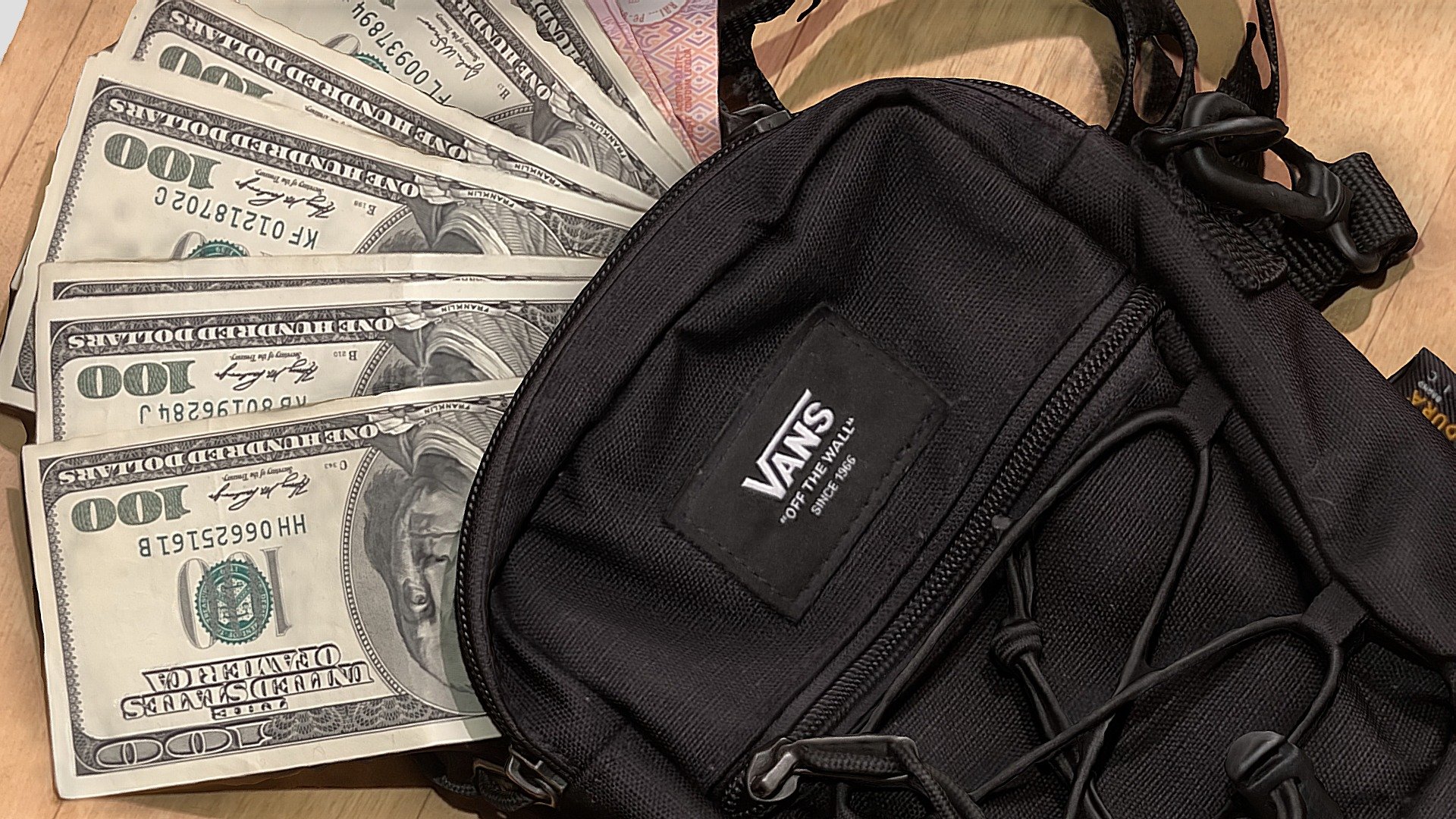 Vans&money - Download Free 3D model by mokryi [7fb26dd] - Sketchfab