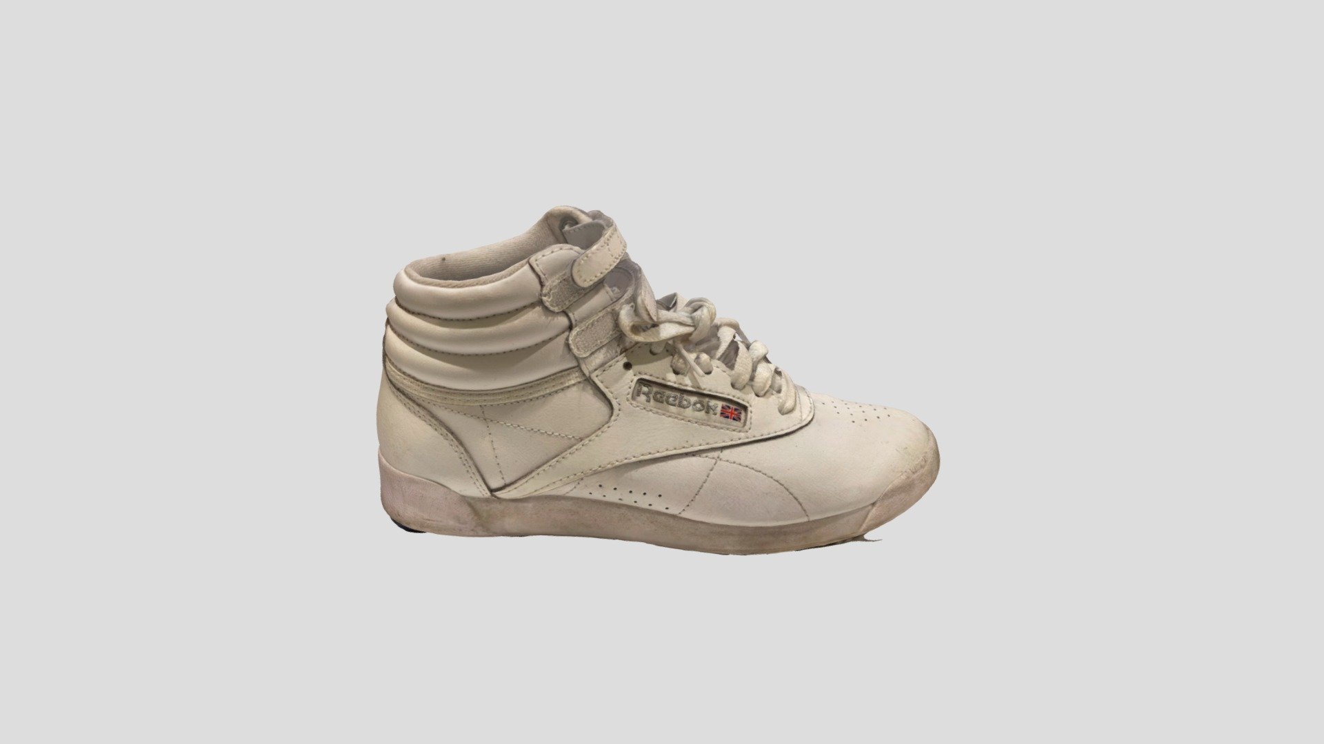 Women’s White Hi-top Reebok - 3D model by manderf [9160eef] - Sketchfab