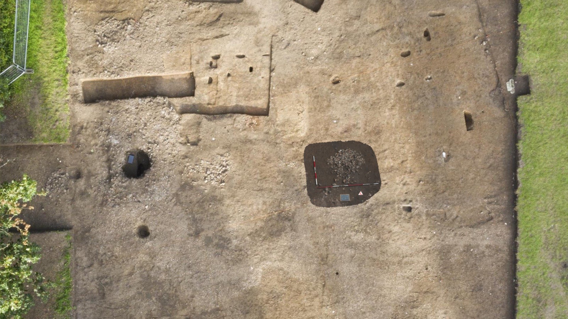 #Cookhamdig23 TR1 C1133 post hole pre-excavated - Download Free 3D ...